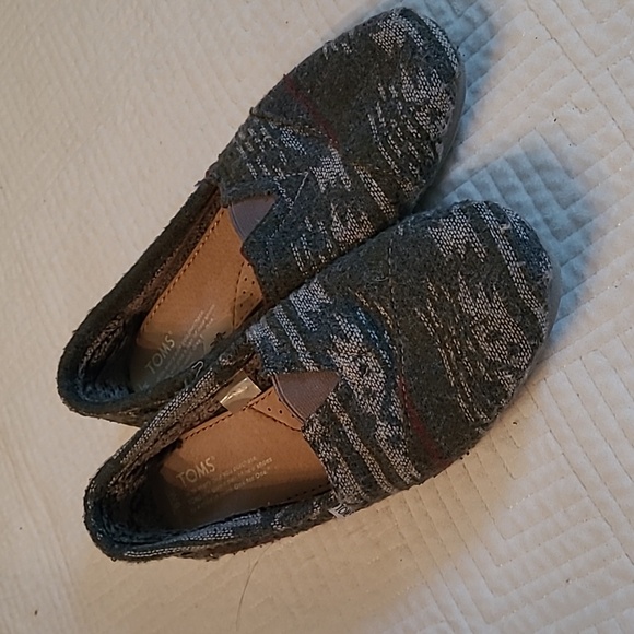 Toms | Shoes | Toms Shoes Womens 9 Classics Aztec Print Slip On Loafers ...
